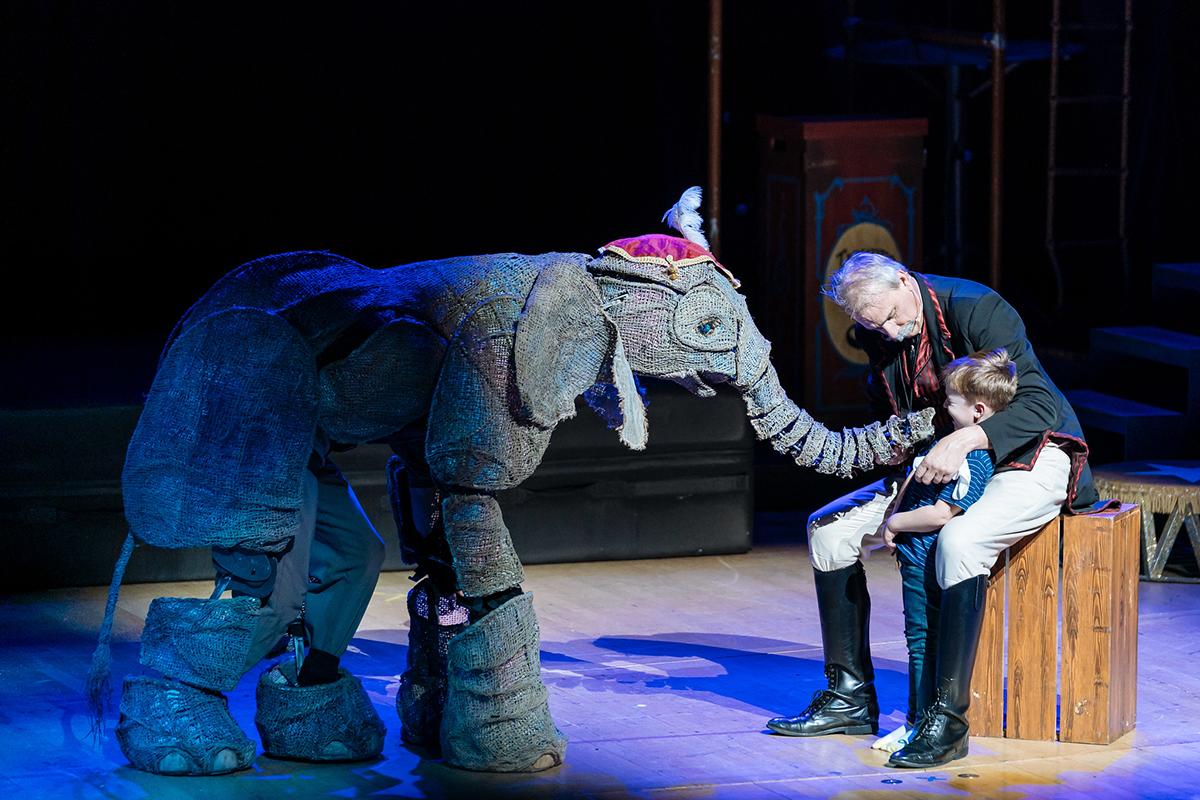 Circus 1903 with life-sized elephant puppets. REVIEW – Quays Life