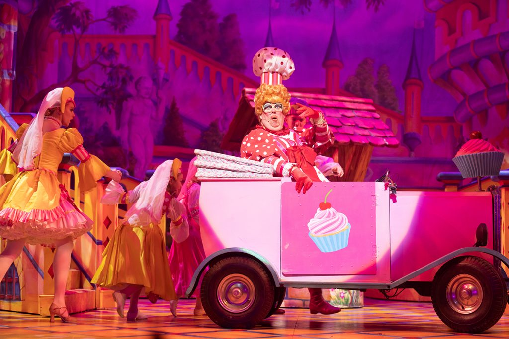 Snow White and the Seven Dwarfs, pantomime at the Opera House: Review ...
