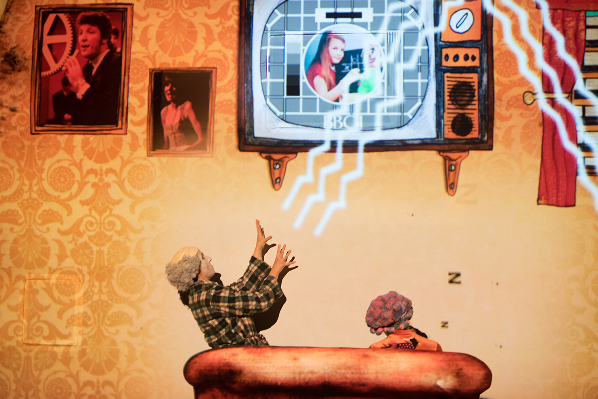 Roots - stories from a simpler time: Review – Quays Life
