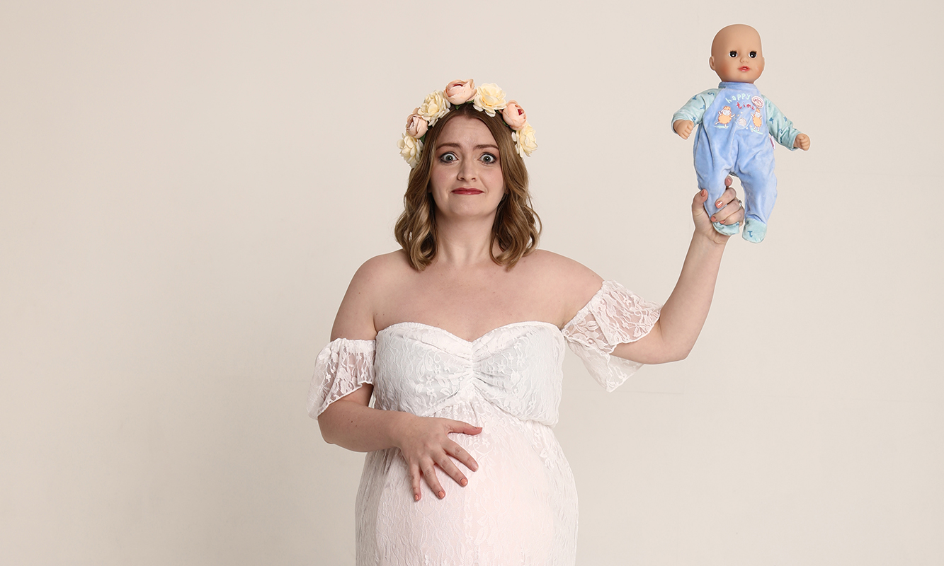 Comedian Amy Vreeke debunks the myths of glowing new mums – Quays Life