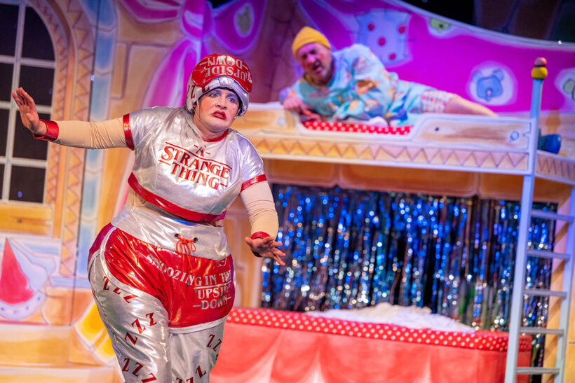 Robin Hood pantomime at Oldham Coliseum: Review – Quays Life